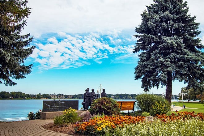 kollen park & heinz waterfront walkway