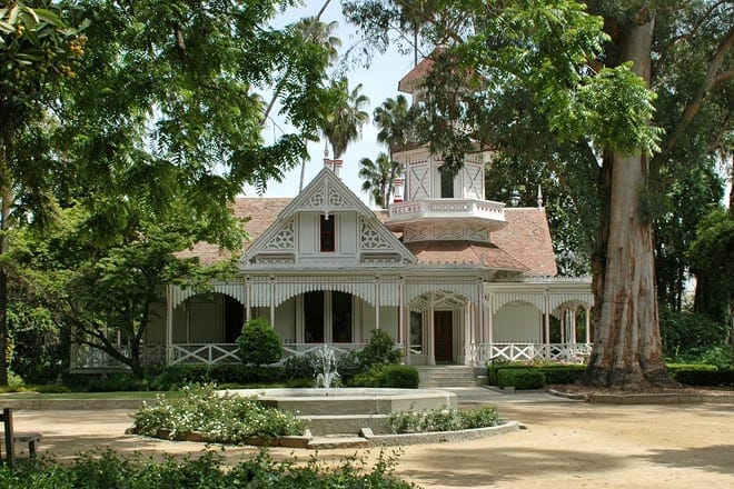 queen anne cottage and coach barn