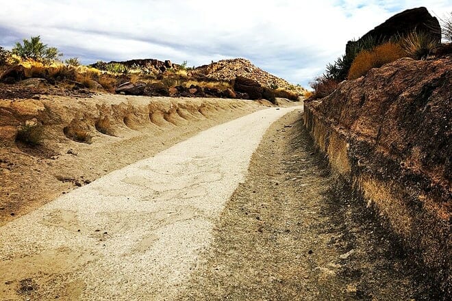 white cliffs wagon trail