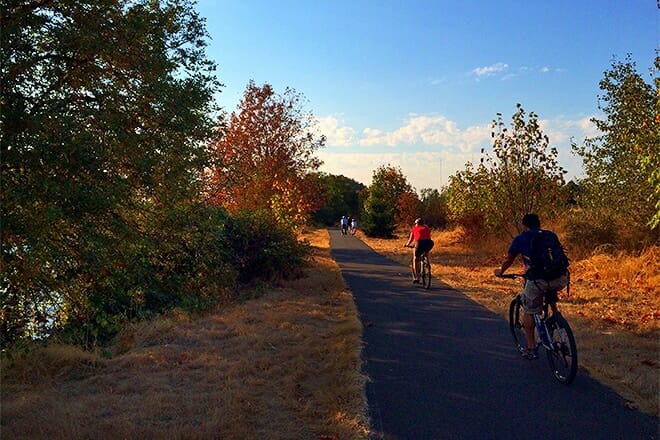 willamette river bike trail