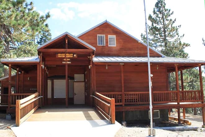 Grassy Hollow Visitor&rsquo;s Center