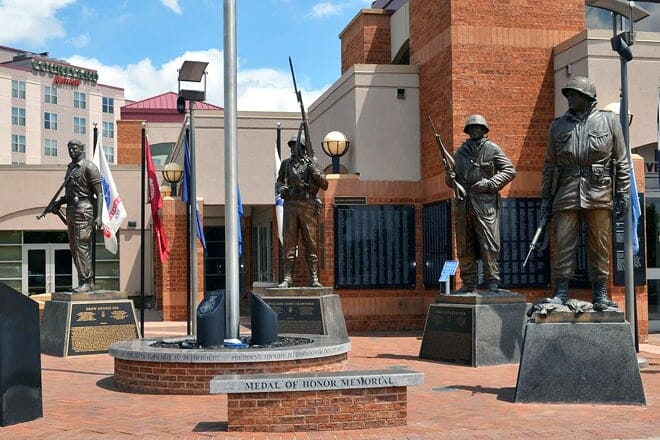 heroes plaza &ndash; national medal of honor memorial