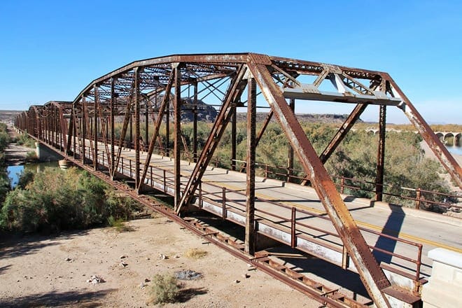 Historic Gillespie Dam Bridge &mdash; Arlington