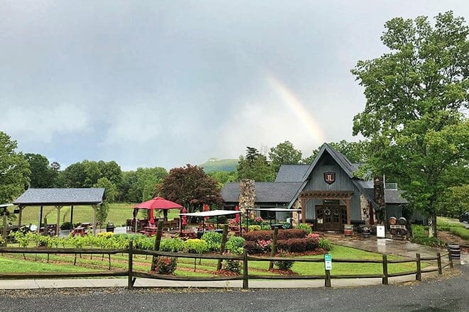 JOLO Winery & Vineyards