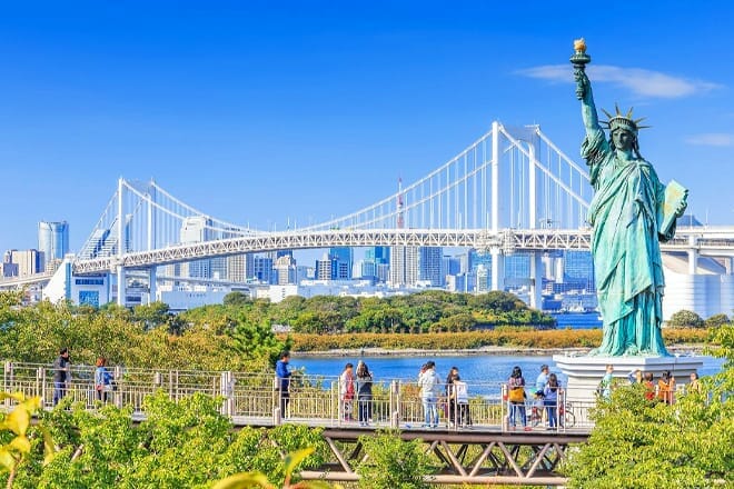 odaiba statue of liberty