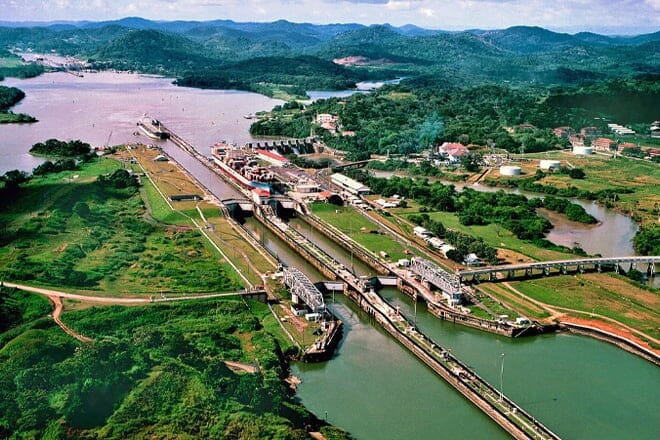 panama canal &mdash; panam&aacute; city