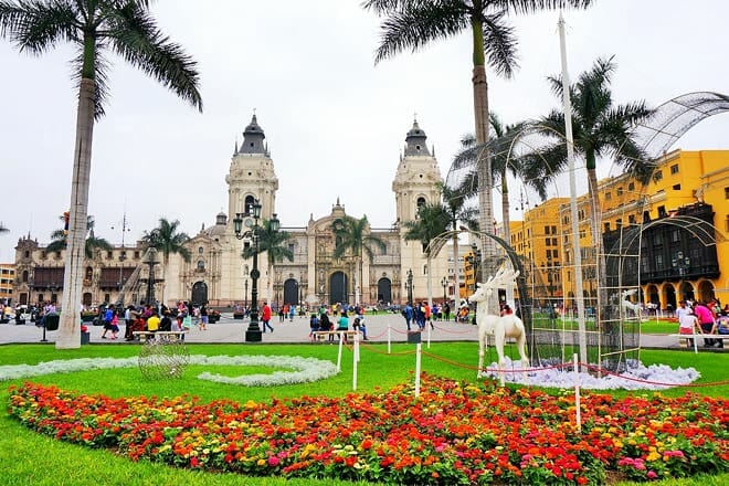 plaza de armas de lima &mdash; cercado de lima