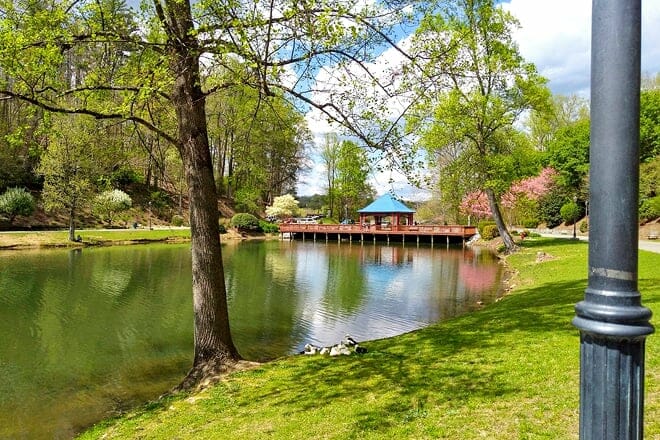 t.h. broyhill walking park