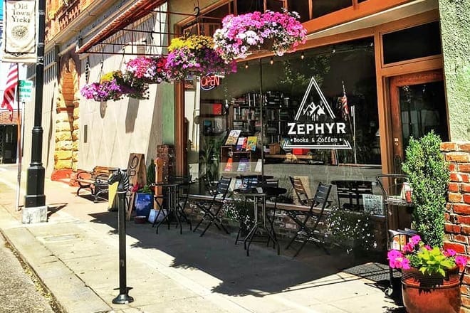 zephyr books & coffee