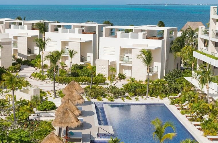 beloved playa mujeres