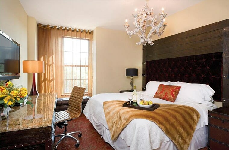 Bohemian Hotel Savannah Riverfront, Autograph