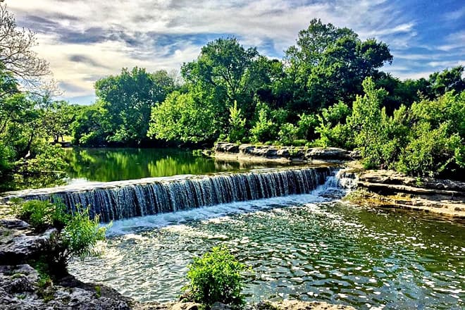 chisholm trail crossing park