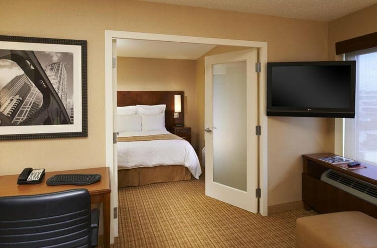 Courtyard by Marriott Chicago Downtown/River North