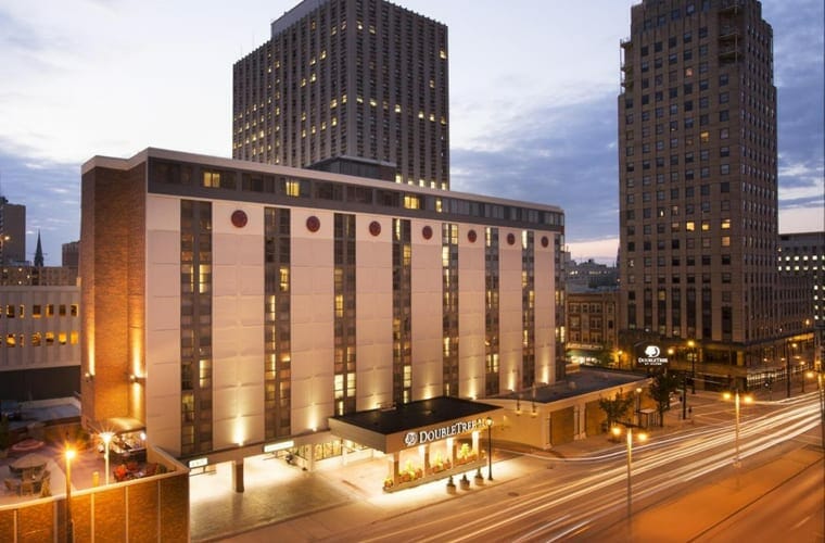 doubletree by hilton hotel milwaukee downtown