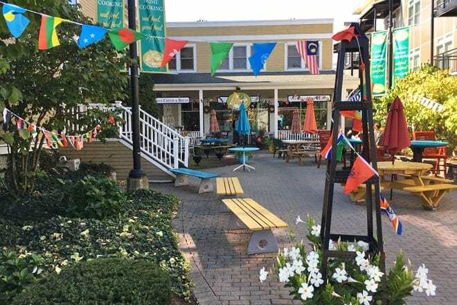 elmwood village walking food tour