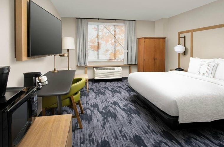 fairfield inn & suites by marriott alexandria west mark center