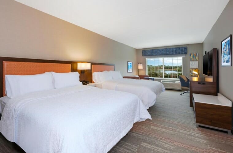 hampton inn cape cod canal