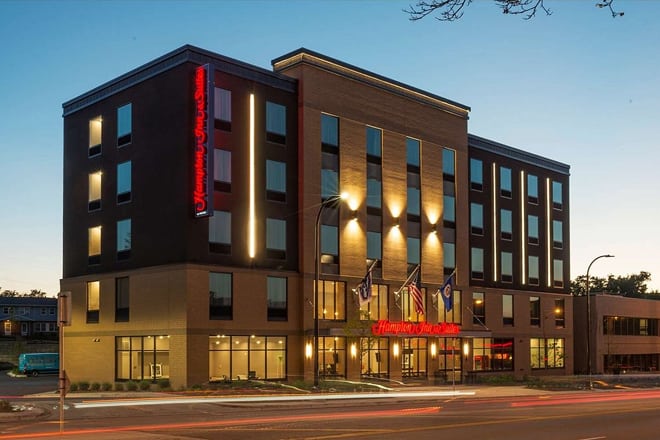 hampton inn and suites minneapolis university area