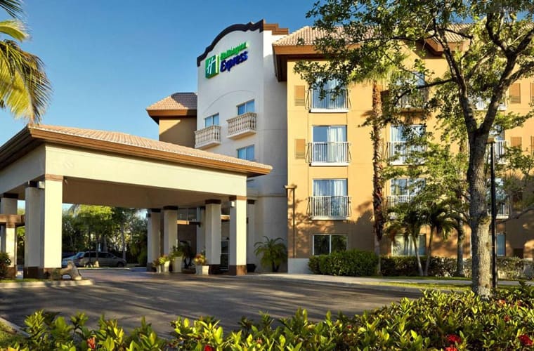holiday inn express & suites naples downtown