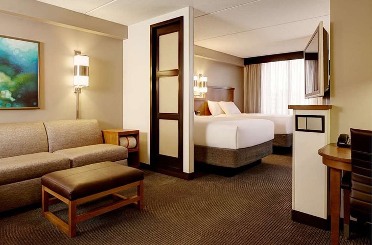 hyatt place milwaukee airport