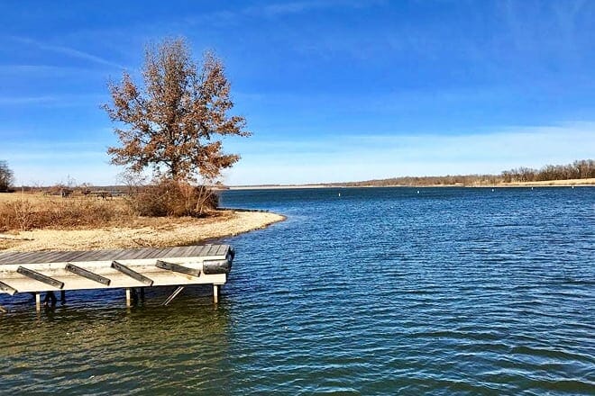 longview lake and beach