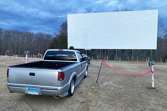 mansfield drive-in theatre