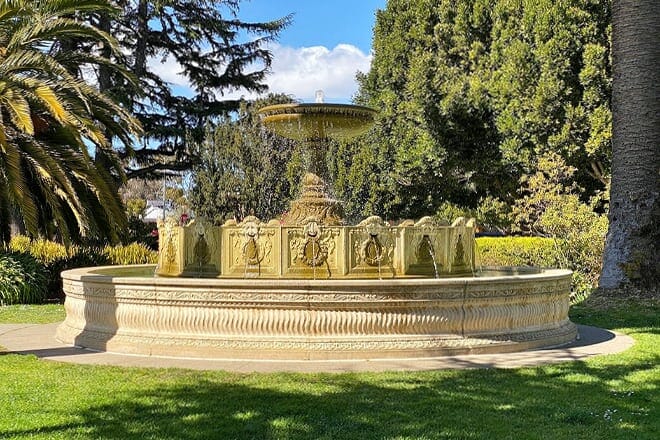 plaza vi&ntilde;a del mar fountain and park