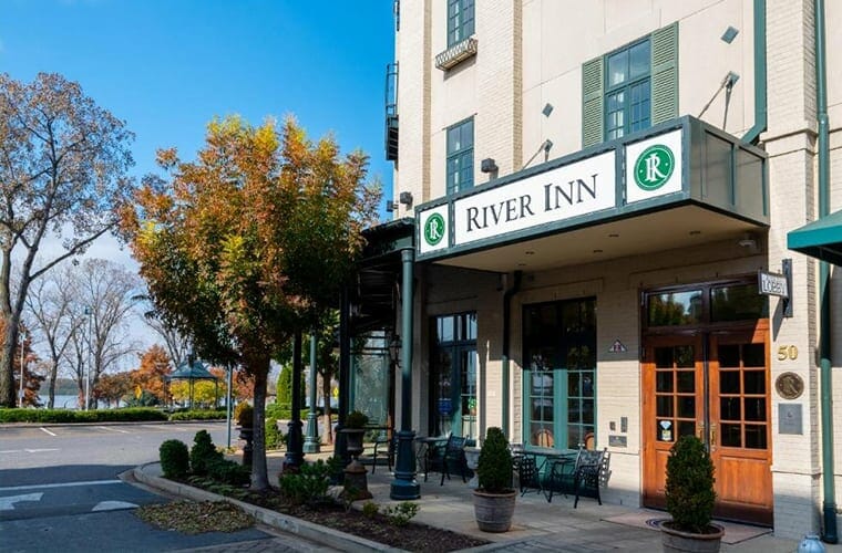 river inn of harbor town