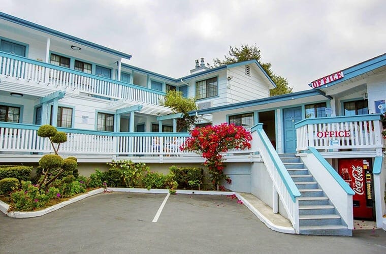 The Arbor Inn - Monterey