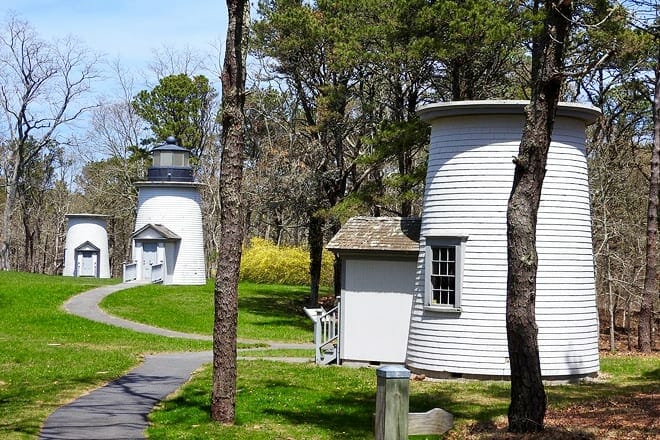 three sisters lighthouses