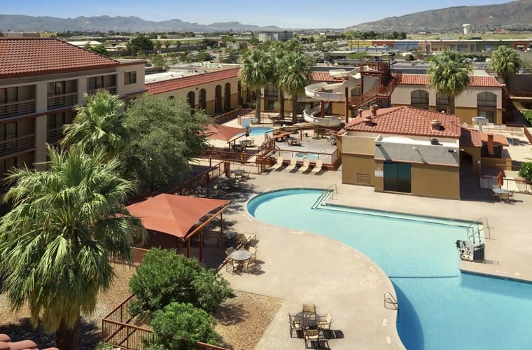 wyndham el paso airport hotel and water park