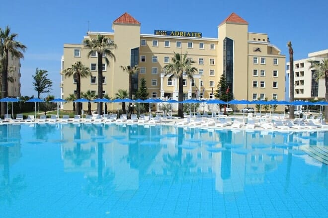 adriatik hotel &mdash; durr&euml;s