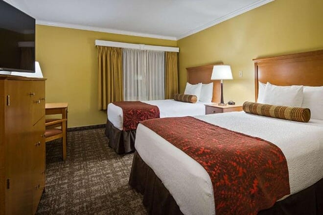 Best Western Plus Windjammer Inn & Conference Center