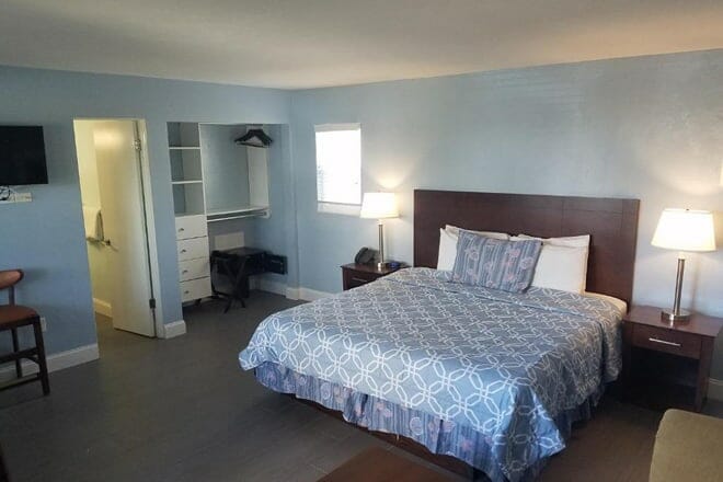 carousel inn on the beach