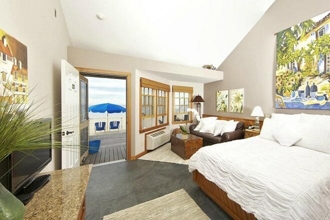 cliffside beach club