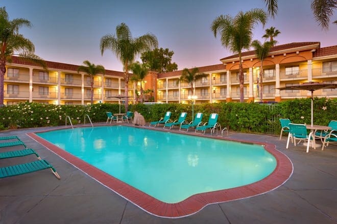 cortona inn & suites anaheim resort