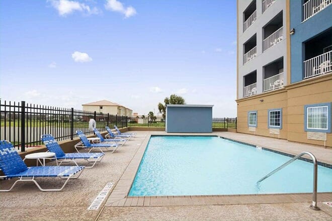 Day Inn & Suites by Wyndham Galveston West/Seawall
