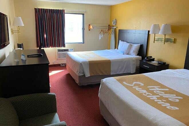 Days Inn & Suites by Wyndham des Moines Airport