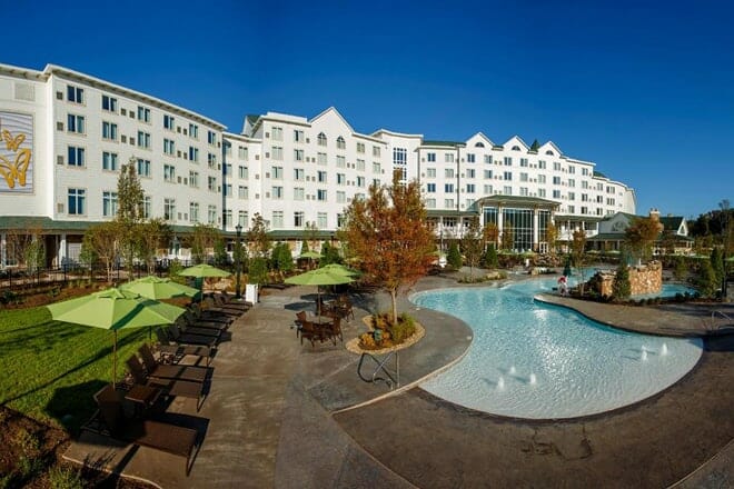 dollywood&rsquo;s dreammore resort