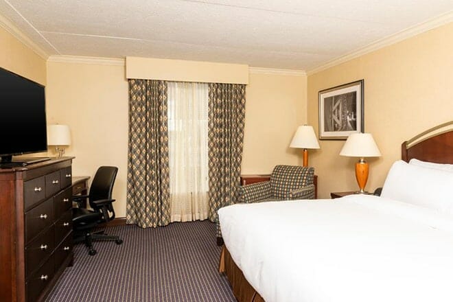 doubletree by hilton grand rapids airport