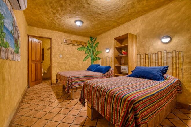 el sano banano beachside hotel
