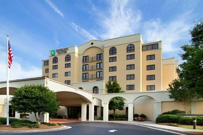 embassy suites greensboro airport