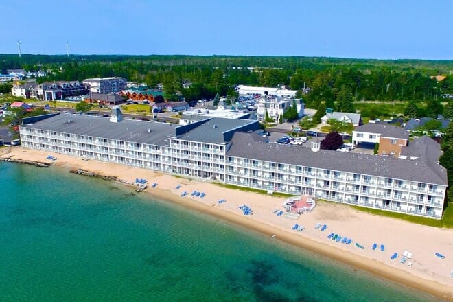 hamilton inn select beachfront