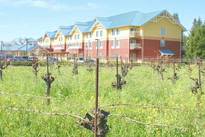 hilton garden inn sonoma county airport