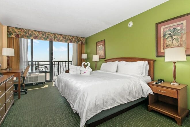 holiday inn hotel & suites clearwater beach
