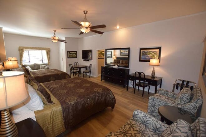 hotel catalina courtyard garden suites