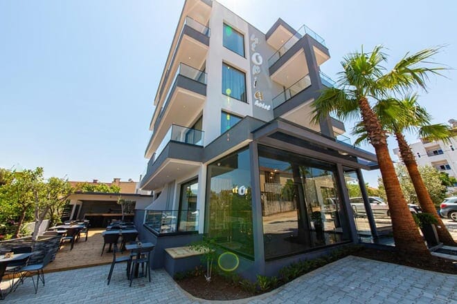 hotel utopia &mdash; ksamil