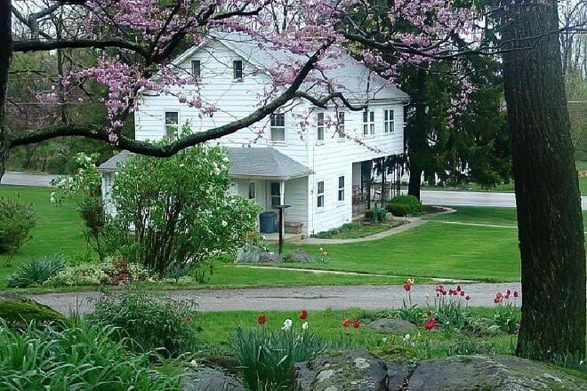 little round top farm