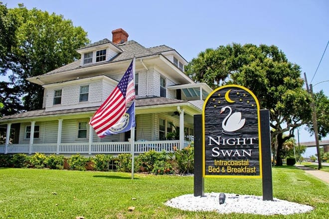 Night Swan Intracoastal B&B (New Smyrna Beach)