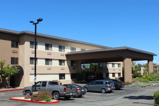 oxford suites redding
